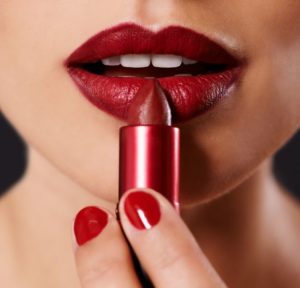 Longue tenue du Rouge à lèvres | Blog Maquillage BYS